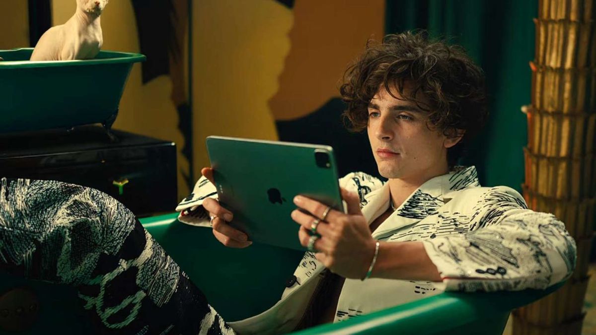 Timothée Chalamet "bönar om jobb" i ny reklam för Apple TV+ - MovieZine