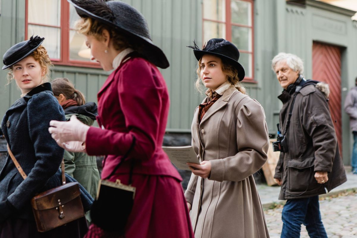 Se de första bilderna från Lasse Hallströms "Hilma" - MovieZine