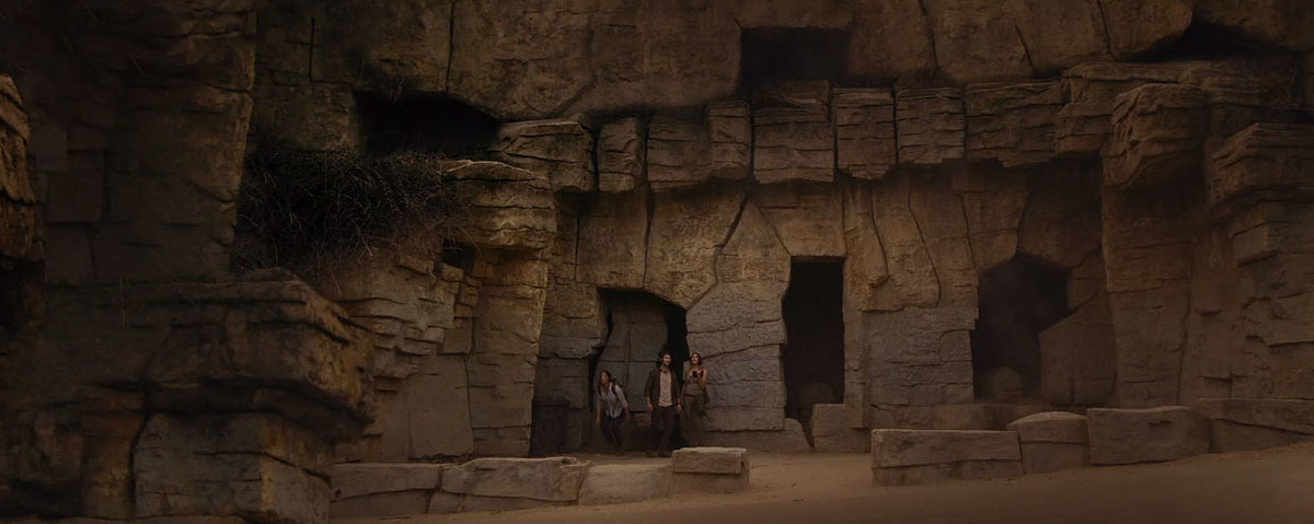 I väntan på "Tomb Raider" - här är "Tomb Invader"! - MovieZine