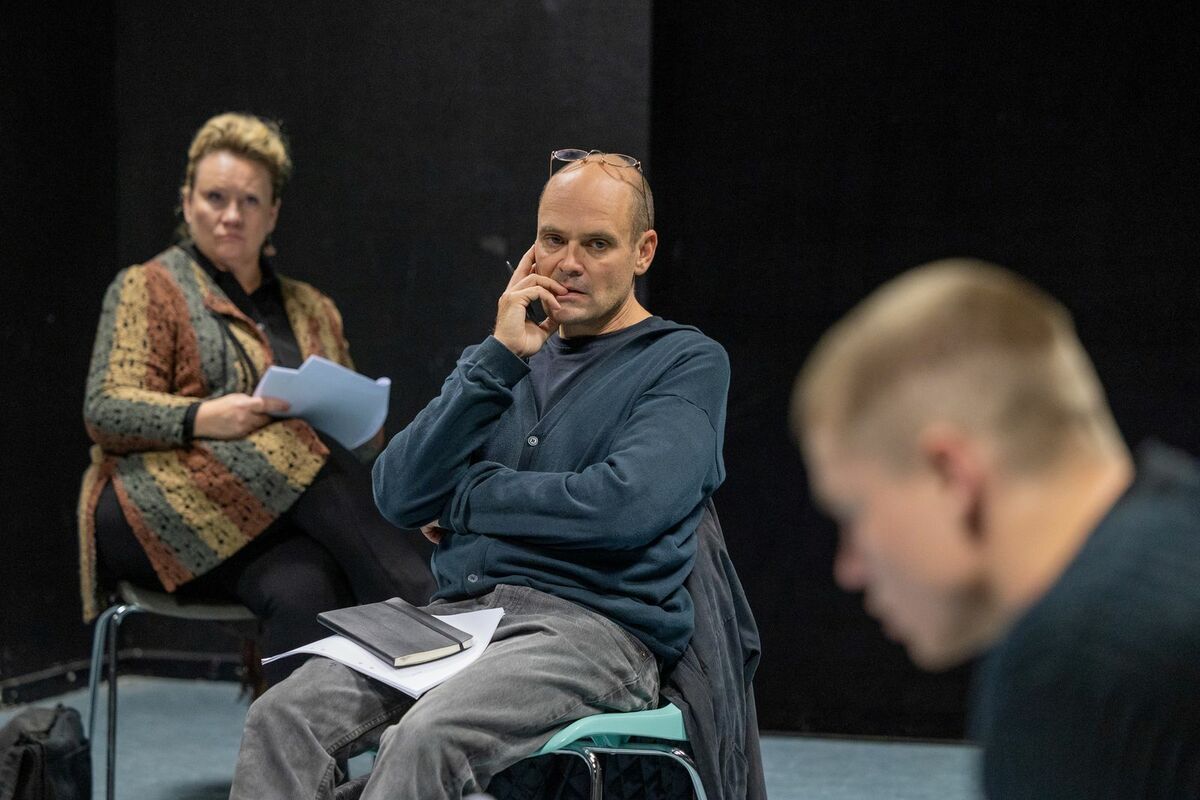 Arbetet med Lars Noréns kontroversiella fängelsepjäs "7:3" blir ...