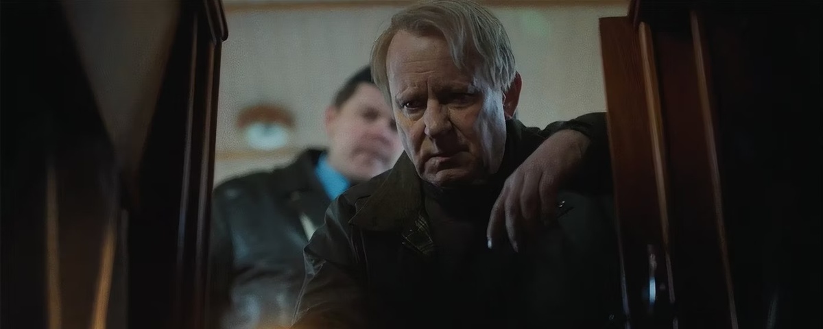 Trailerpremiär: Stellan och Gustaf Skarsgård i film om svensk ...