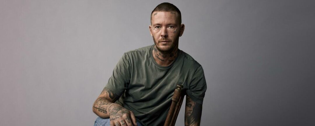 Joakim Lundell återbesöker sin tuffa uppväxt i ny serie: "Fråga mig vad ni vill" - MovieZine