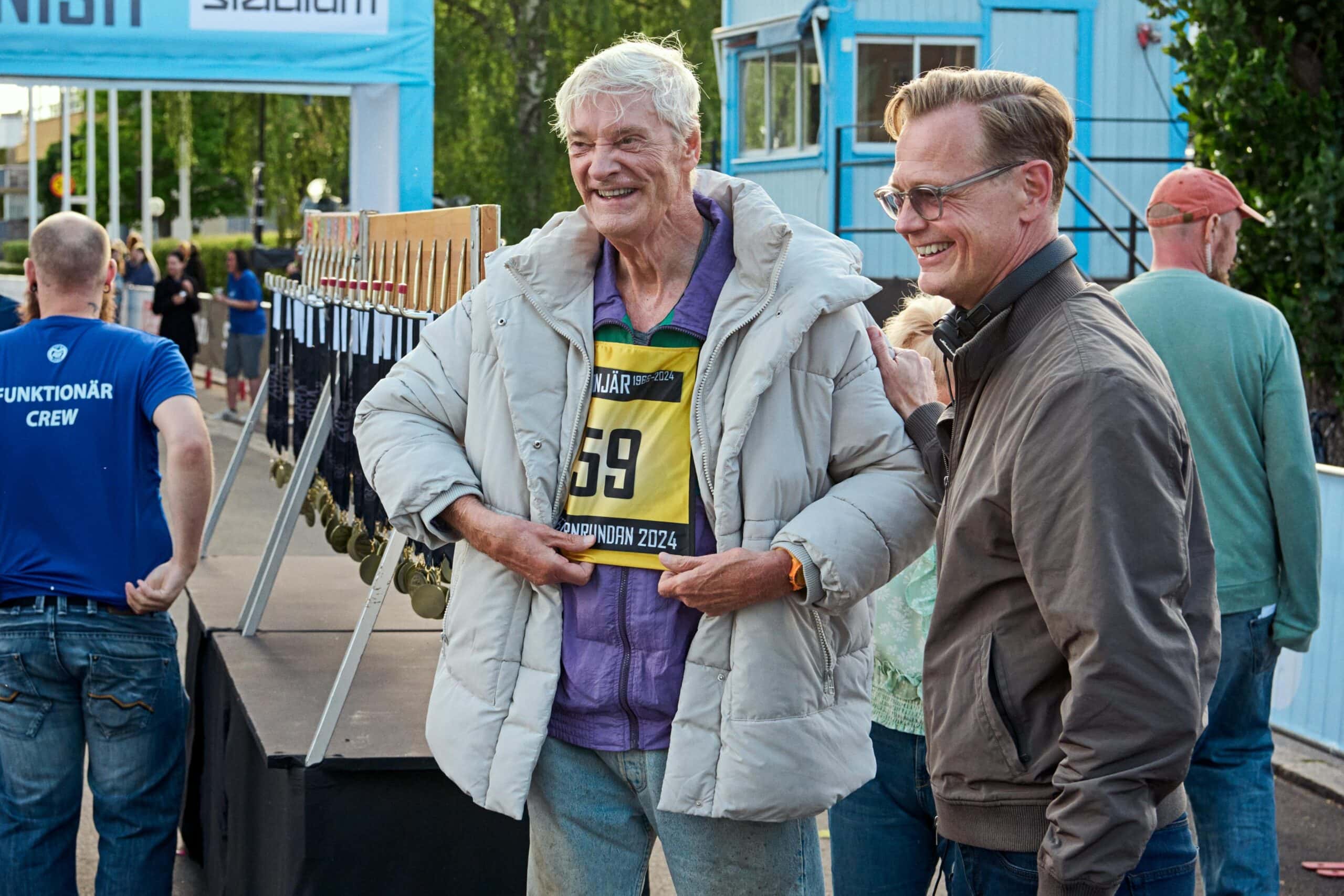 Regissören Mårten Klingberg är ute och cyklar igen med filmen "Stålfarfar" - MovieZine.se