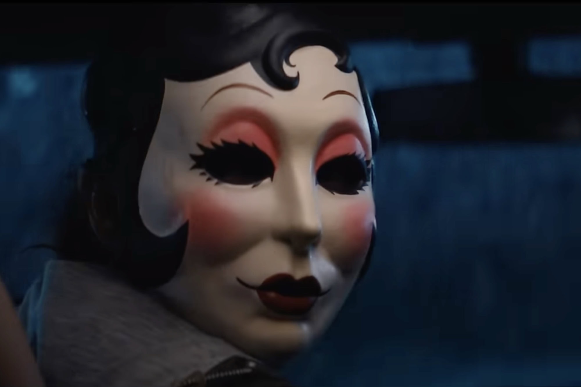 Farliga främlingar bryter sig in i ditt hem i första trailern till "The ...