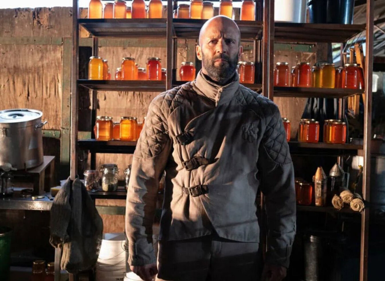 Nu på Netflix: Jason Statham som biodlare i sitt "bästa actionäventyr ...