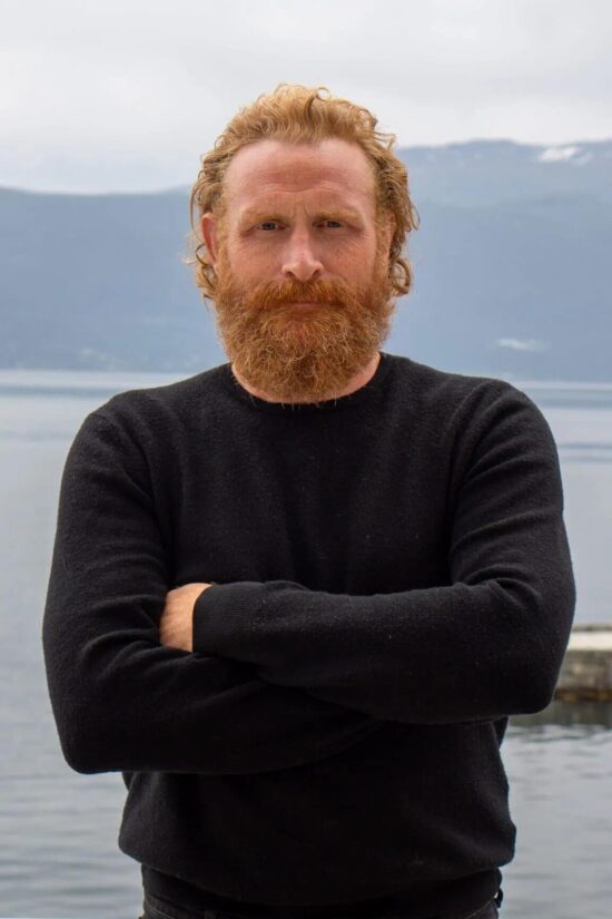"Beck"-stjärnan Kristofer Hivju löser mordfall i norsk kriminalserie ...
