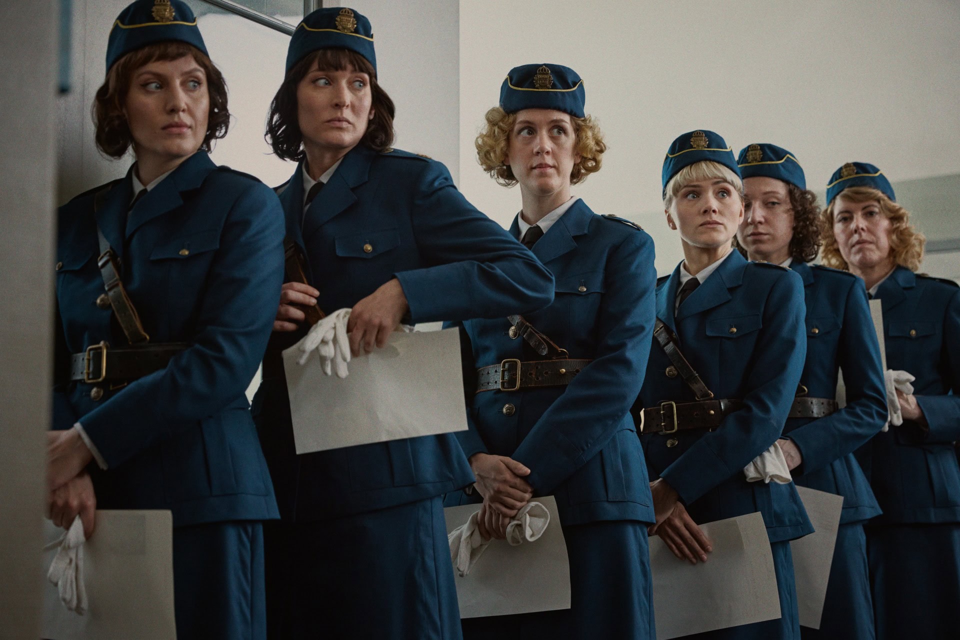 Recension: Skiftet - Oväntat magplask för polisiär kvinnohistoria ...