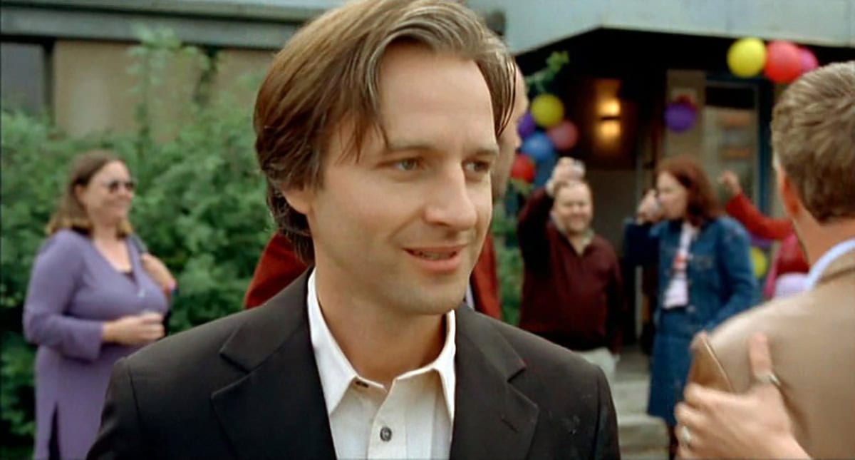 Ikväll på tv: Lyckad svensk komedi från 2002 - med både skratt, ångest ...