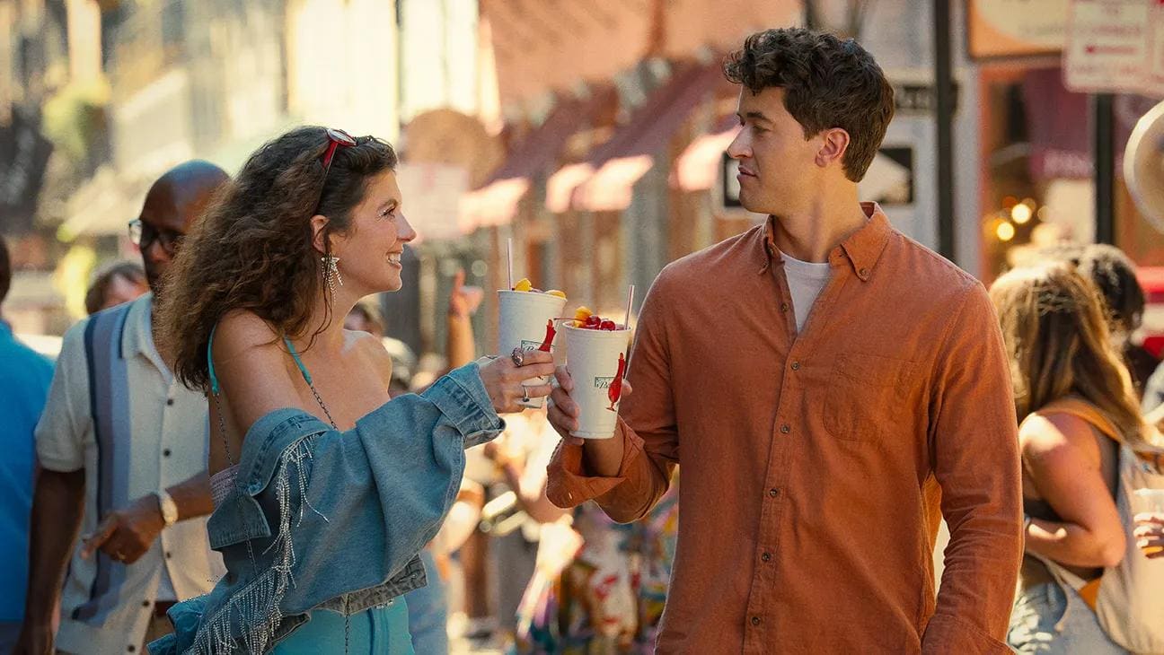 17 miljoner har sett nya romantiska komedin - ny etta hos Netflix ...