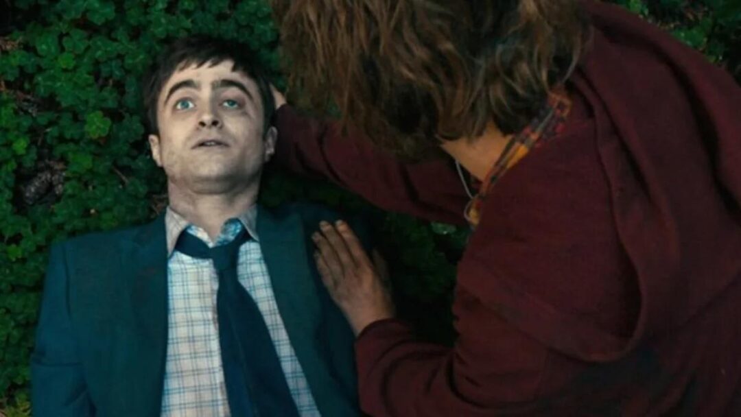På tv ikväll: Daniel Radcliffe spelar död i 2016 års mest unika film ...