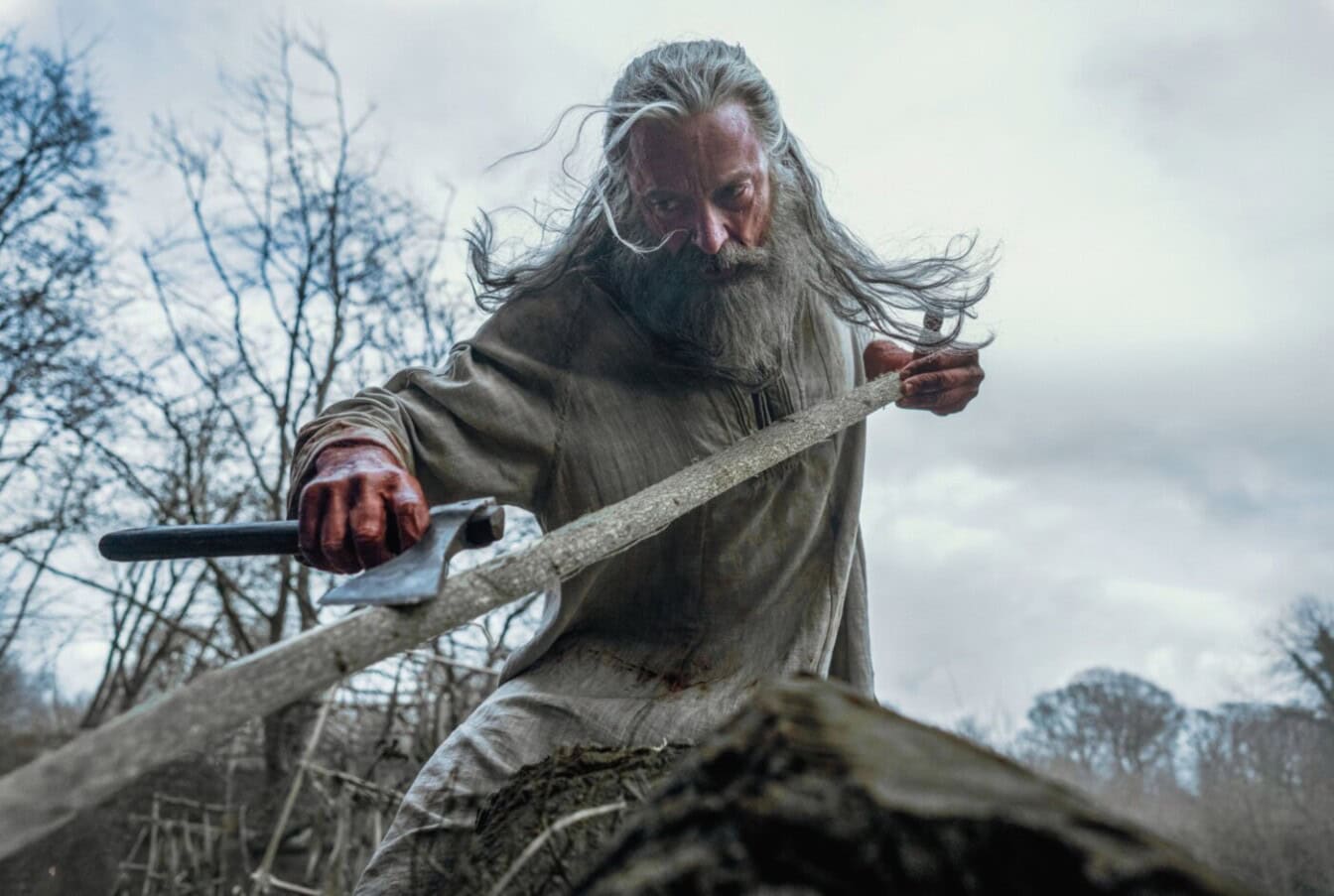 Så bra är nya Robin Hood-filmen: "Bill Skarsgård imponerar" - MovieZine.se